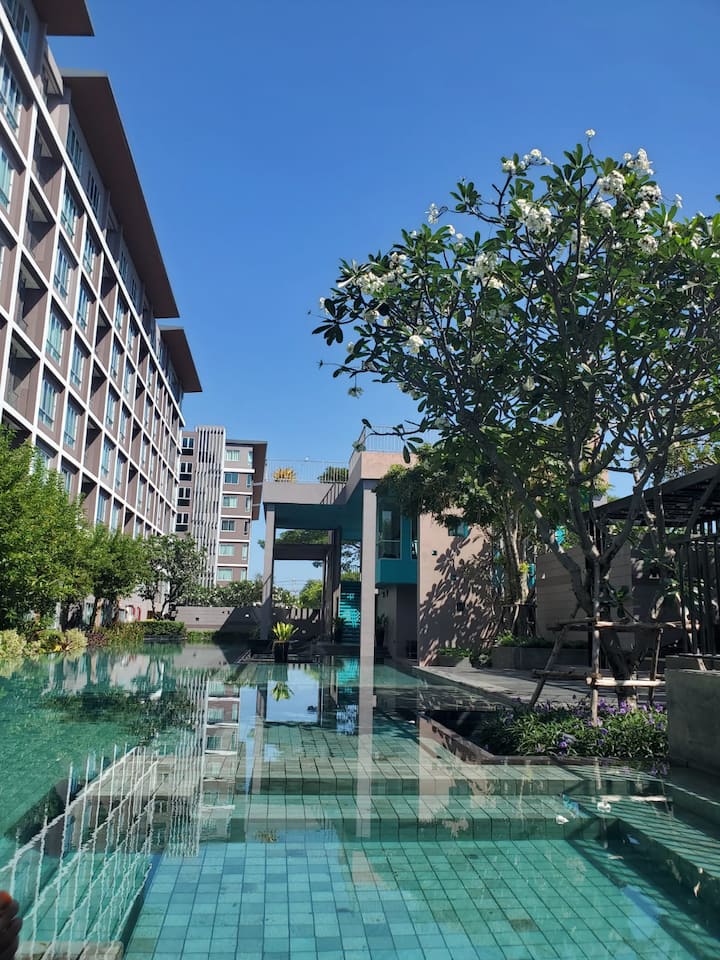 Кондоминиум  в центре  Хуа Хина с бассейном - Hua Hin