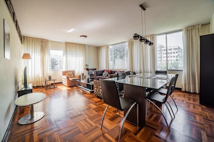 Amplio Y Cómodo Departamento En Sopocachi - La Paz