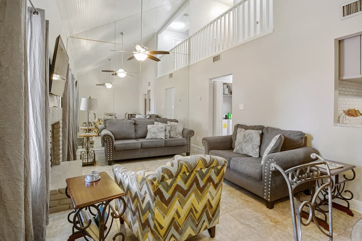 New, Updated & Super Clean Townhome - Lafayette, LA