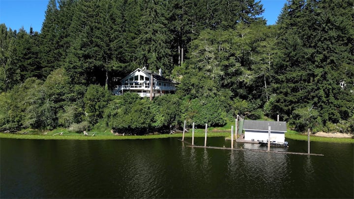Saunders Lake Vacation Rentals & Homes - Oregon, United States | Airbnb