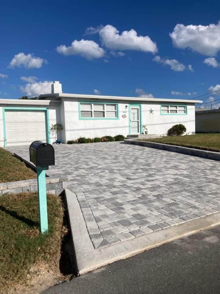 2br/1bth House, Walk To Beach - Ponce Inlet, FL