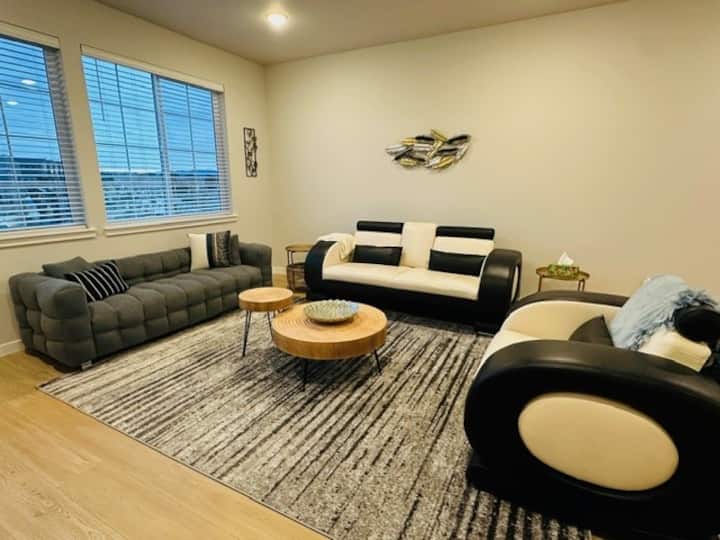 Luxury Brand New Townhome - Hillsboro, OR