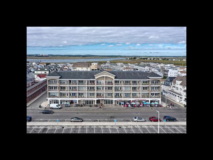 Oceanfront  -Beach Haven, 83 Ocean Boulevard - Hampton Beach, NH