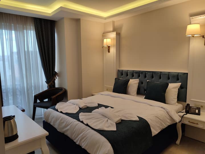 Deluxe Big Double/twin Room With Partial Sea View - Karaköy