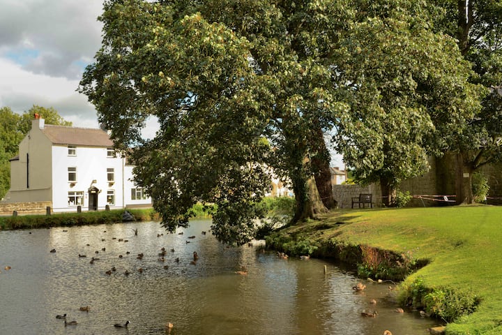 Stunning View Over Whittington Castle - Oswestry