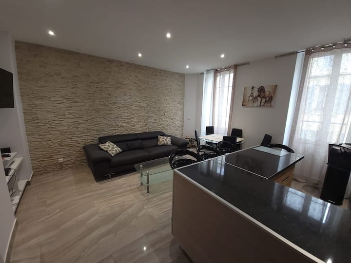 Luxueux Appartement, Wifi, Clim, A 50m De La Plage - ibis Nice Centre Gare