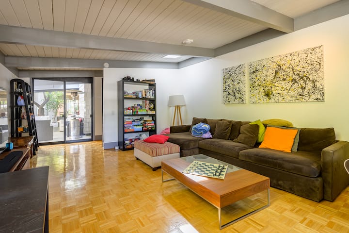 Eichler 4bd/2b Spacious Home, Easy Access To 101 - Palo Alto, CA