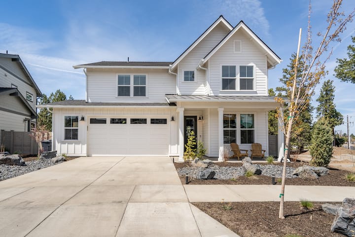 New Big Bright Beautiful Modern Farmhouse - Bend, OR