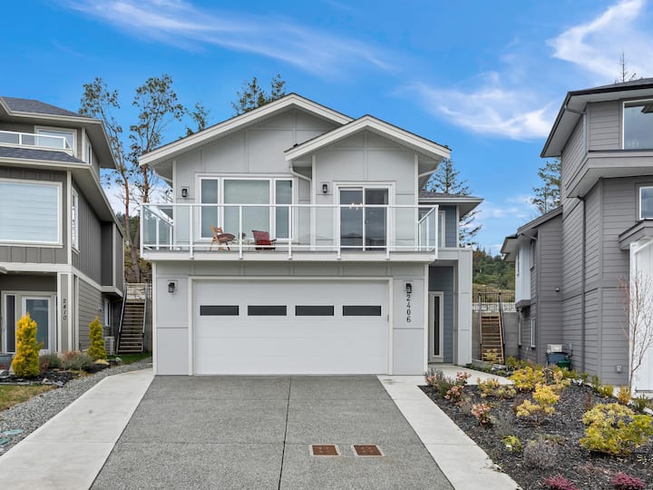 Amazingly Spacious 2 Bdrm Suite On Bear Mountain - Langford