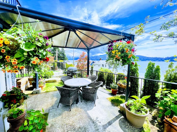 Bill's Landing Luxury Suite With Private Hot Tub - Gibsons