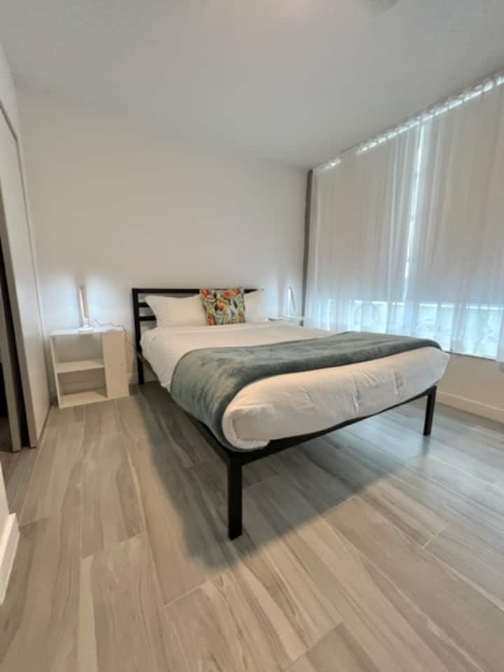 5 Saxo Residence - Miami Beach, FL