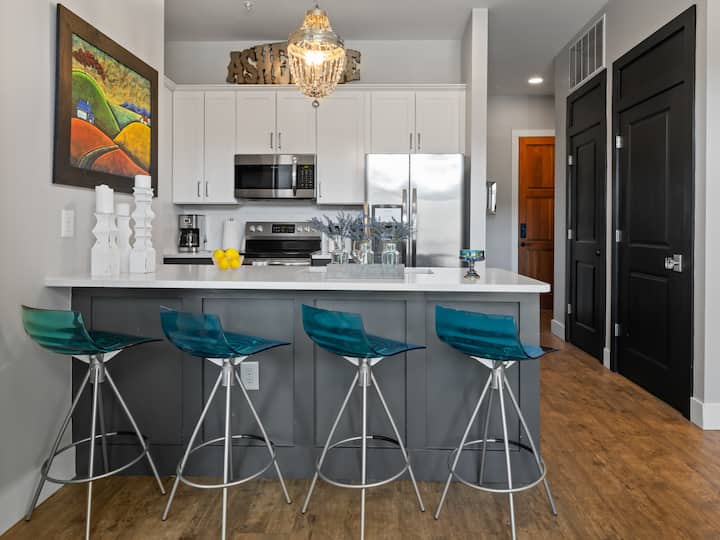 Downtown Pac-man Condo 55 S Market St - Asheville, NC