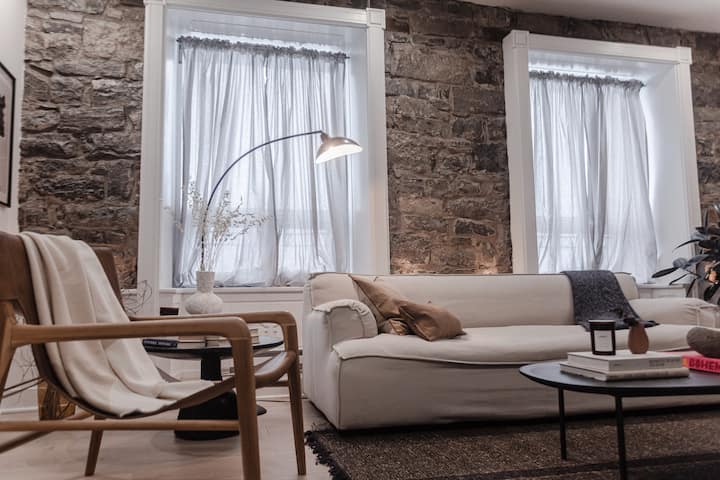 Stunning 3-bedroom European Space In Old Montreal - Montreal