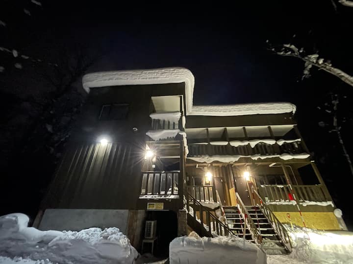 源泉かけ流し温泉付きの隠れ家　B号室/free Wifi - Niseko