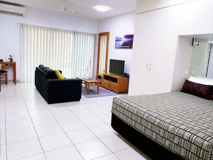 Accessible Unit W Balcony, Pool Hoist +Breakfast - Darwin