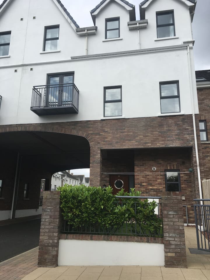 18 Montague Court - Portstewart