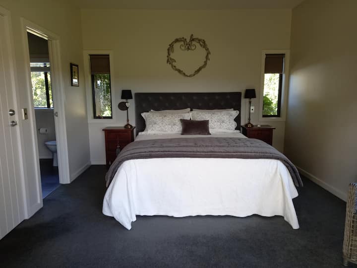 Appleyard Farm- Kinloch Quality Accommodation - Lake Taupo