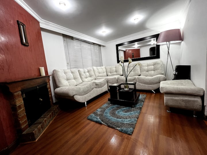 Casa Privada, Cómoda, Ambiente Familiar. - Bogotá