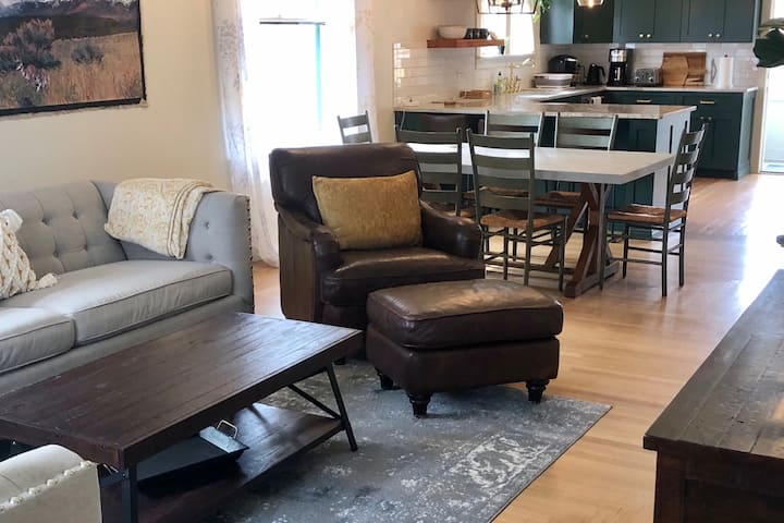 King Bed-privateyard-great Location-custom Kitchen - Elko, NV