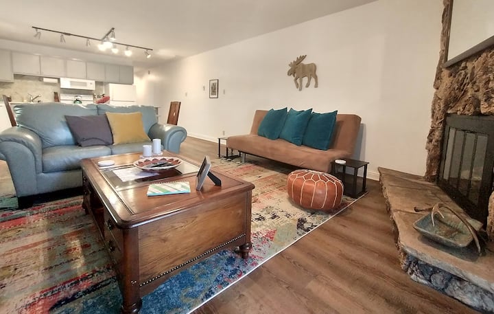 1st Floor Condo Near Lifts. Sleeps 8. Updated! - New Mexico