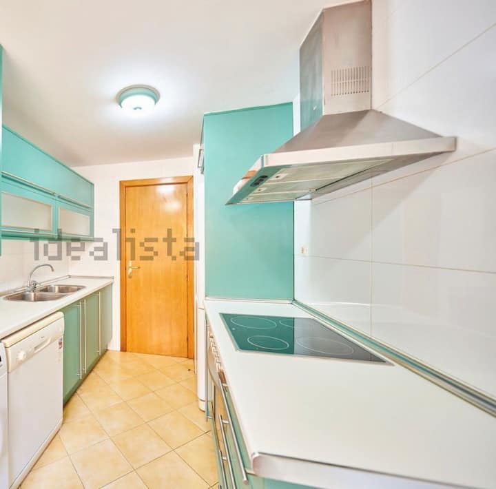 Habitación Con Baño Privado, Zona Comercial Y Ocio - Aguadulce