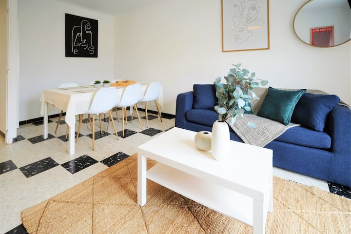 Joli Appartement Avec Terrasse - Hyères
