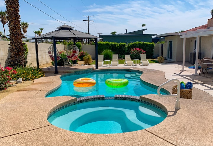 Palm Springs Dog Friendly Pool And Spa Oasis - Palm Springs
