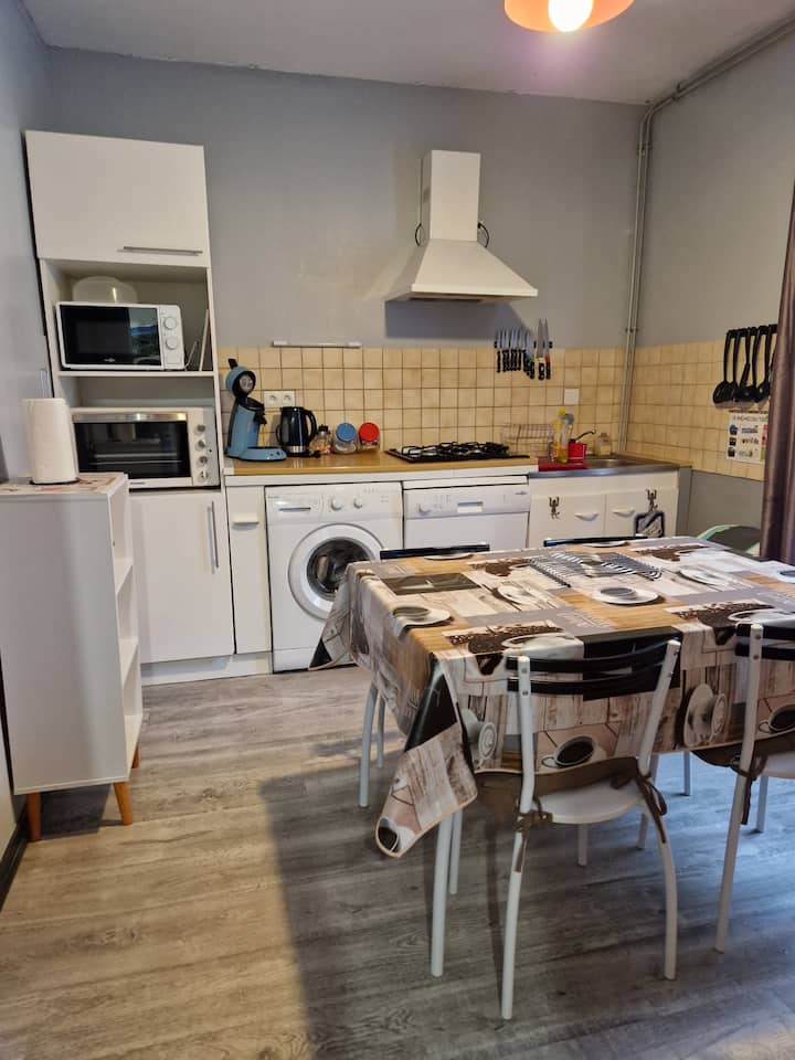 La Maison Des Fleurs  Appartement Vue Sur Le Sancy - Puy de Sancy