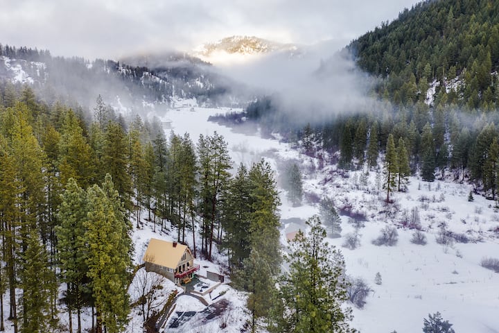 Leavenworth Mountain View Cabin W/ Hike - Leavenworth, WA