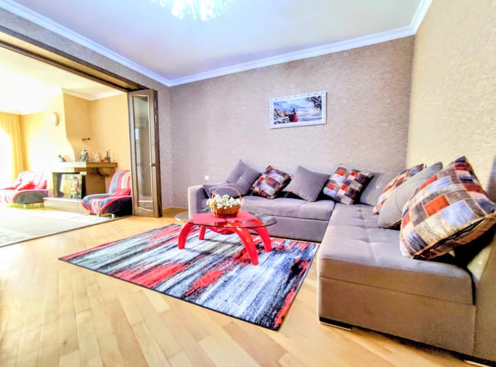 Four-room Apartment Near The Dolphinarium - Batumi