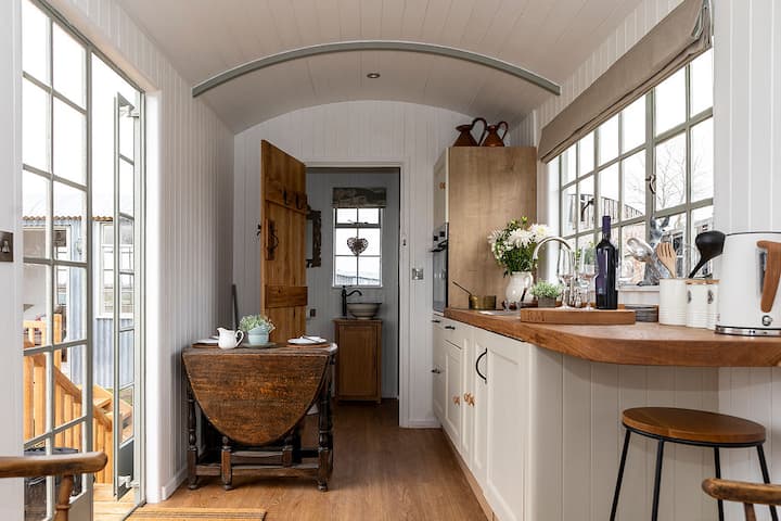 Cotswold Boutique Accommodation - The Willow - Bibury