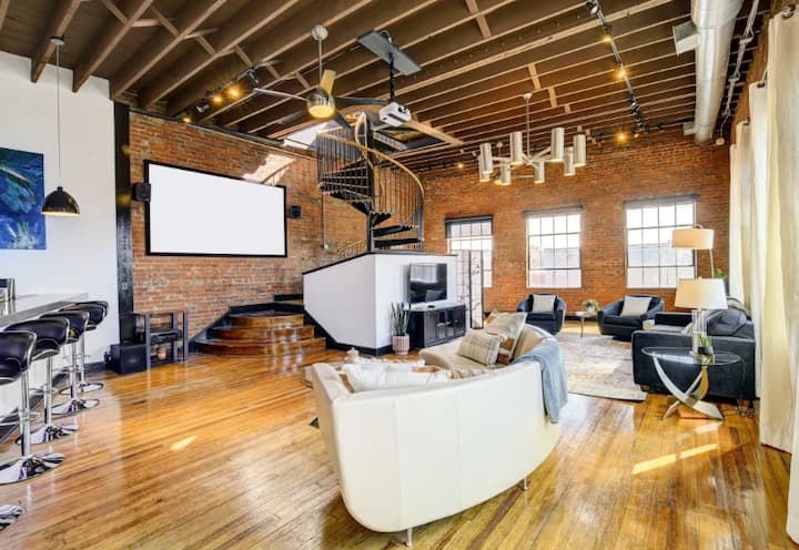 705 State Street Executive Penthouse Loft - 브리스톨