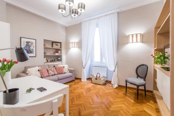 Colosseo Elegant Apartment Monti - Rome