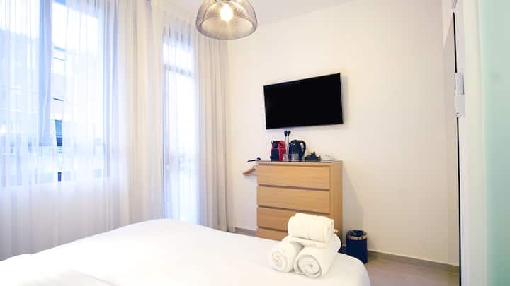 Tinyplace>tinyprice | Studio + Balcony @ Florentin - Tel-Aviv