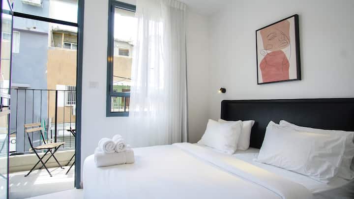 Central Studio | Levinsky | Balcony | By Peraia - Tel Aviv-Yafo