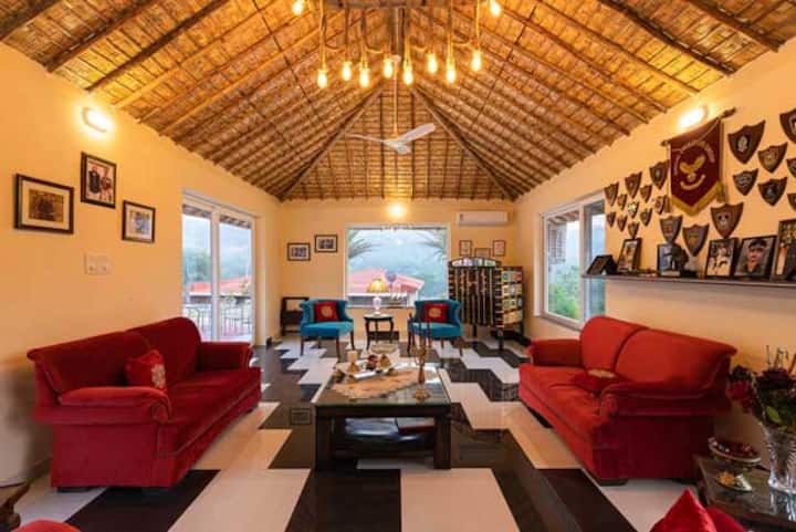 2 Bedroom Villa With Massive Estate - Chandigarh