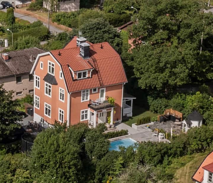 Charming Villa With Pool - Stockholm