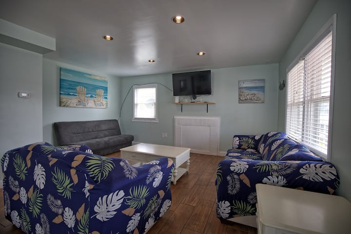 Fins Up Beach House - Downtown Oc - Short Walk To Beach & Boardwalk! - Ocean City, MD