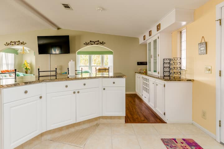 Stay In The Villages! Your Home Away From Home 🌴 - Lake Weir, FL