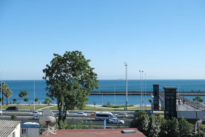 Family 2 Bedroom Apartment With Sea View - Fatih