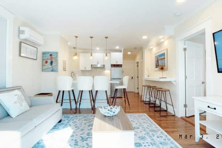 The Island Apt. 2 | Close To The Beach | Newport - Newport, RI