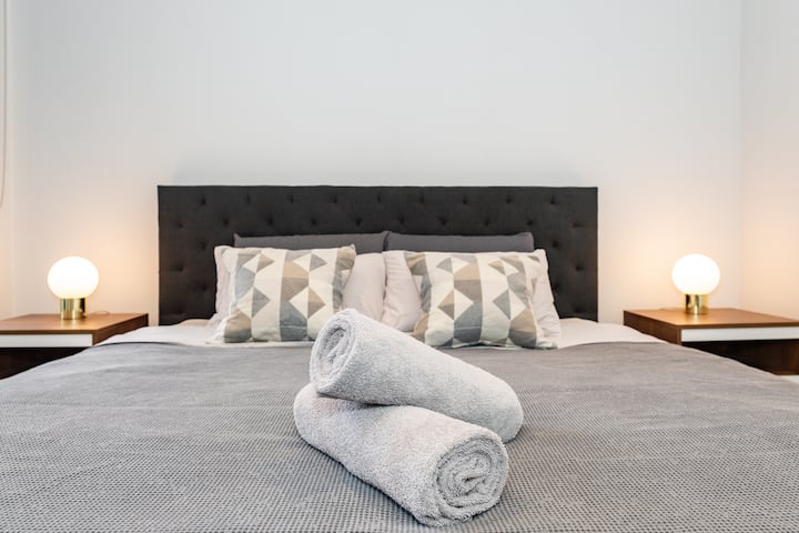 Free Secure Parking, Lovely 1br Apartment - Melbourne