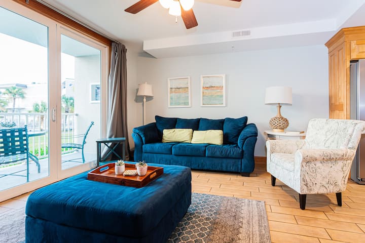 Oceanfront Condo - Heated Pools - Beach Bar - Tybee Island, GA