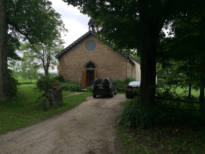 1870s Stone Schoolhouse Steps From The Bruce Trail - Town Of The Blue Mountains
