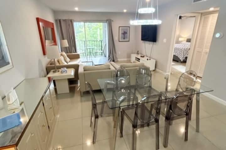 Beautiful Condo In Sunny Isles Beach, Fl - Sunny Isles Beach, FL