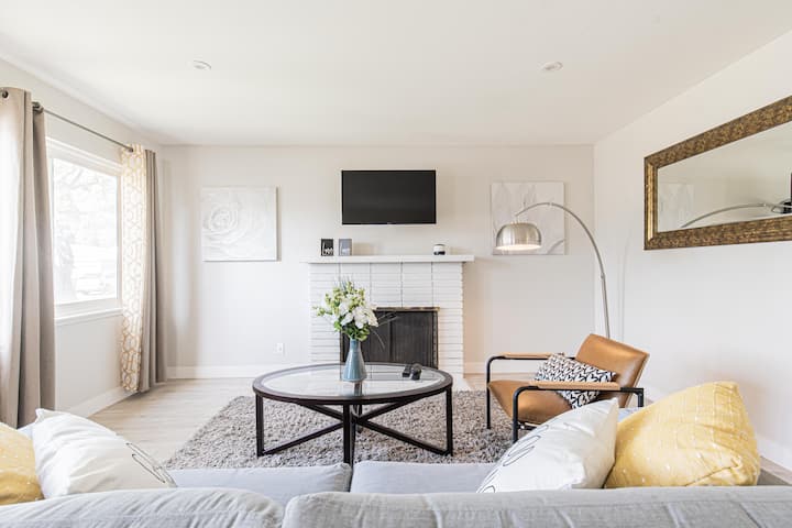 Comfy 4b/2b 1600sf Sfh In Heart Of Silicon Valley - Santa Clara, CA