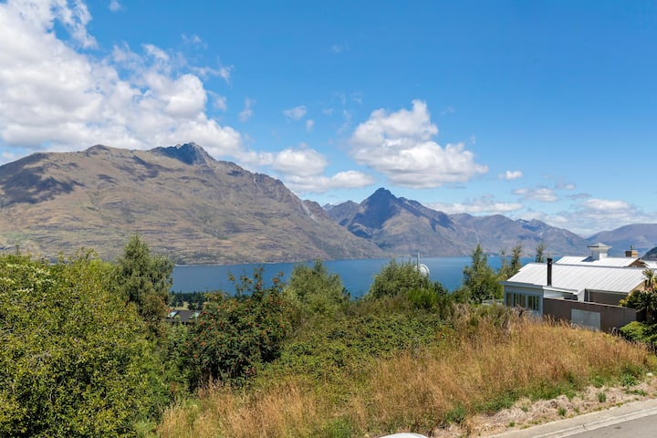 Epic Lake & Mountain Views, Close To Town - Queenstown, New Zealand