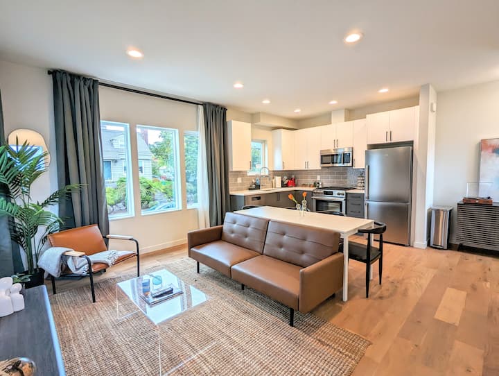 Newly Built Cozy Ballard Townhouse 2b2b W/ Rooftop - Ballard - Seattle