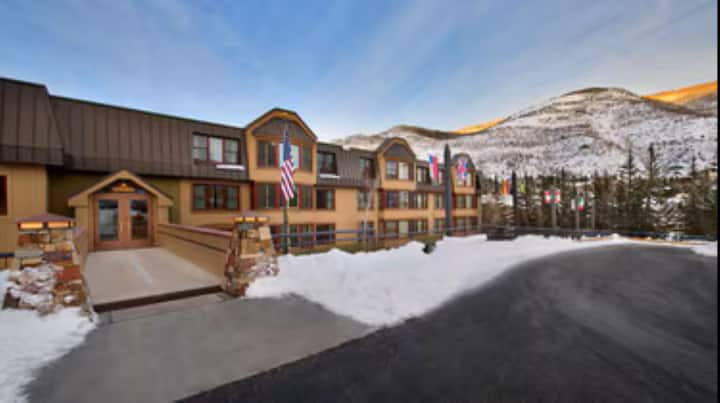 Marriott 2 Bedroom Villa Relax And Ski Short-term - Vail, CO