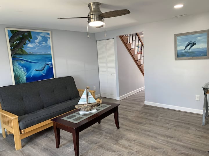 New Renovated Ocean City Condo, Walk To The Beach - Ocean City